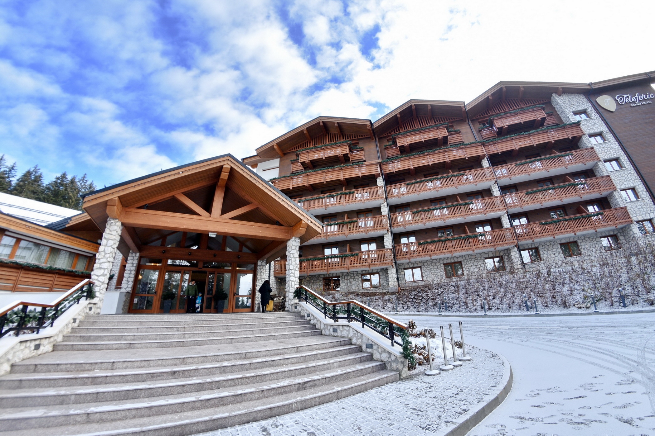 Teleferic Grand Hotel, Poiana Brasov | Paralela 45